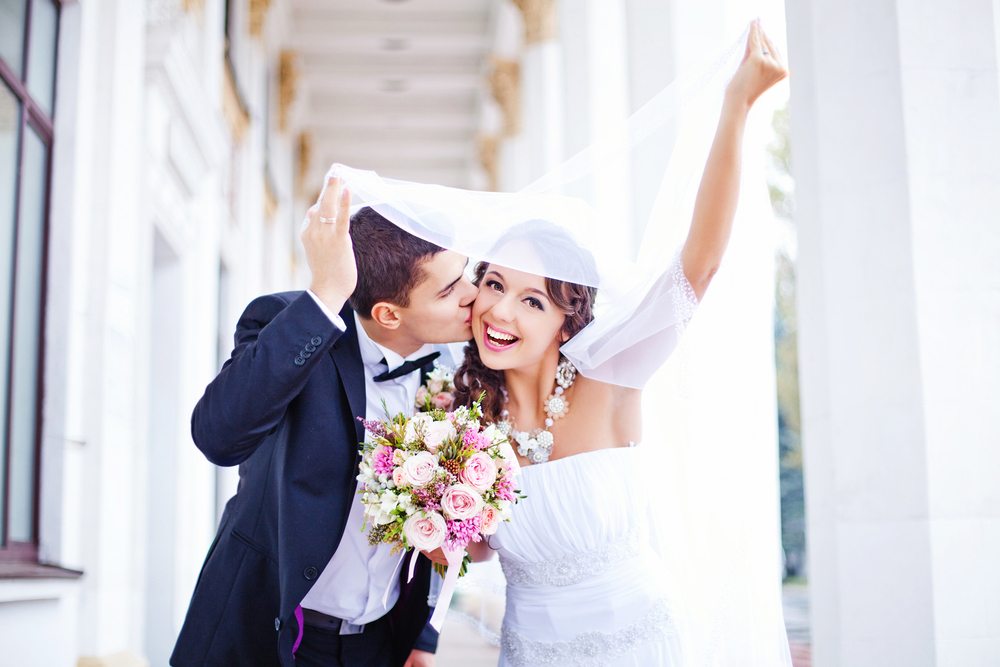 Taking Your Wedding Social Do s And Don t s 